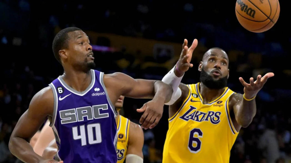 Quay lén tắm truồng